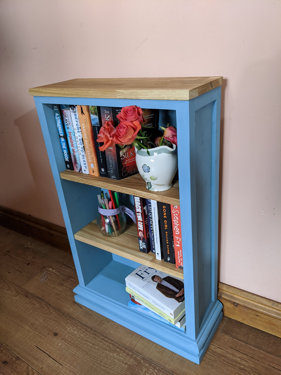 small painted bookcase with oak shelves – FurniturefromtheOaks